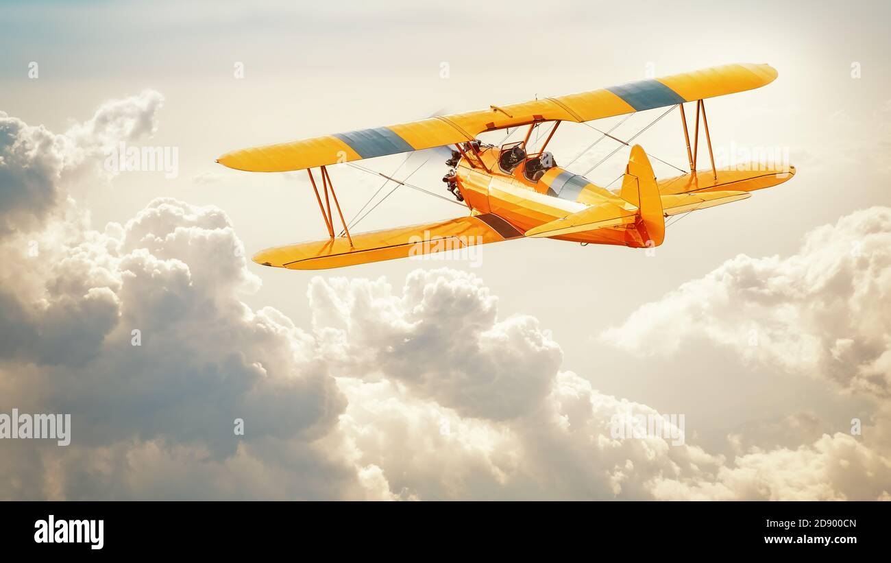 Vintage biplane wing hi-res stock photography and images - Alamy