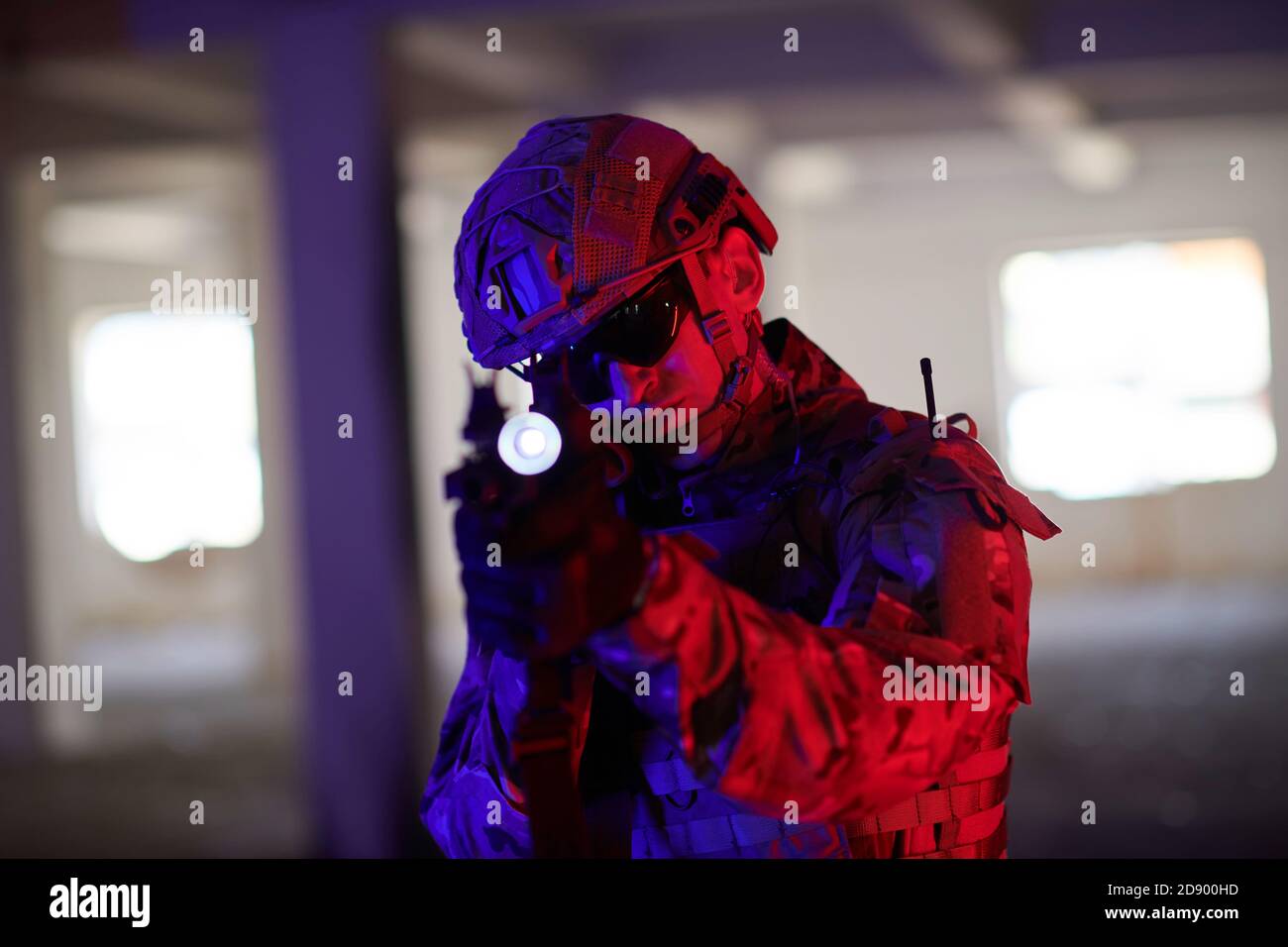 modern warfare soldier in urban environment battlefield Stock Photo - Alamy