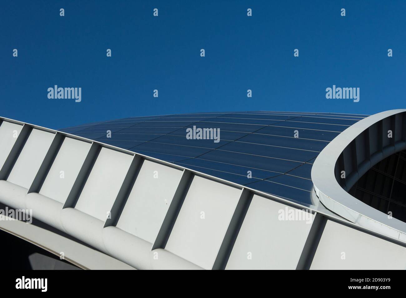 Close up of glass roog hi-res stock photography and images - Alamy