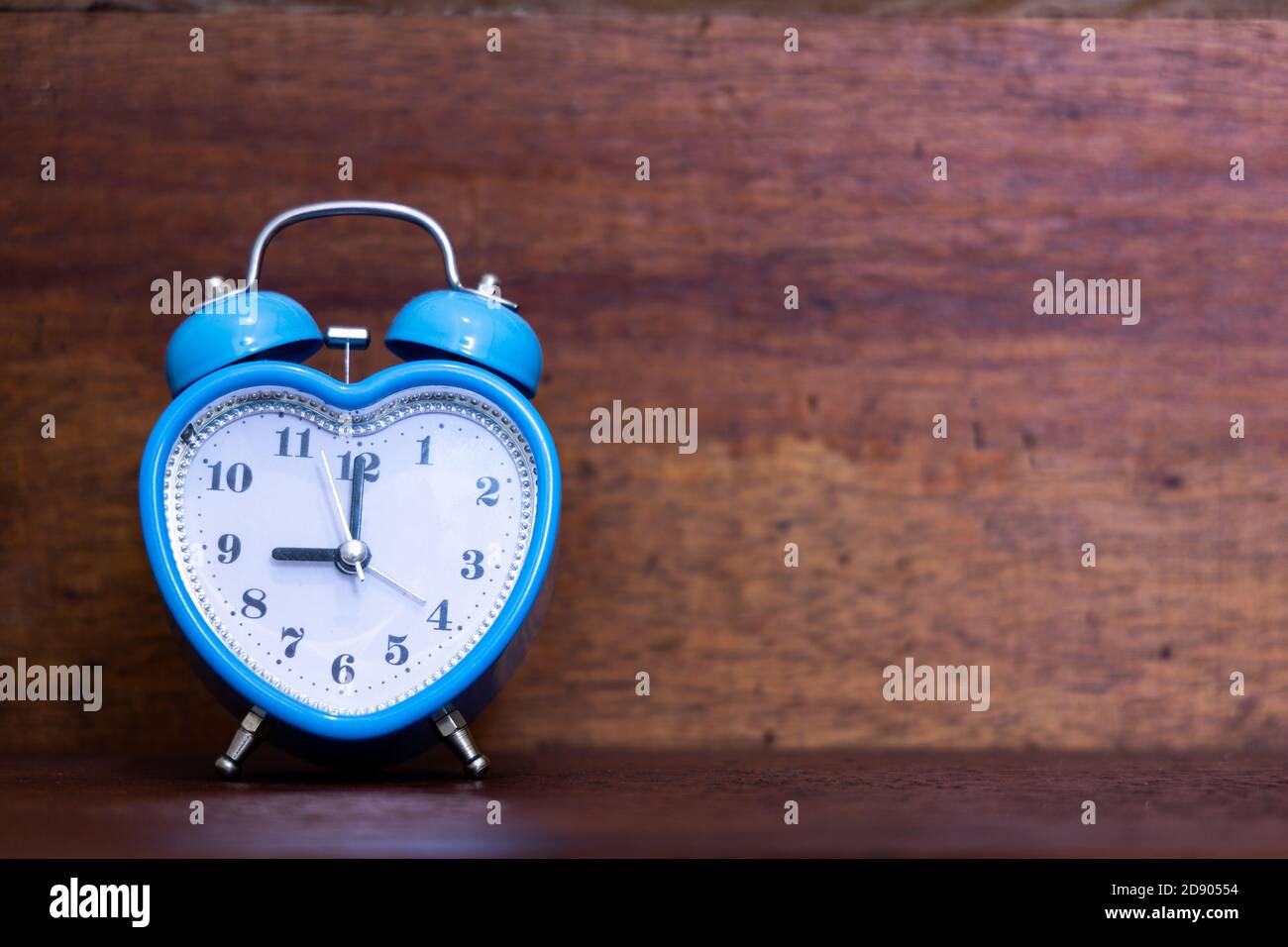 Nine o clock hi-res stock photography and images - Alamy