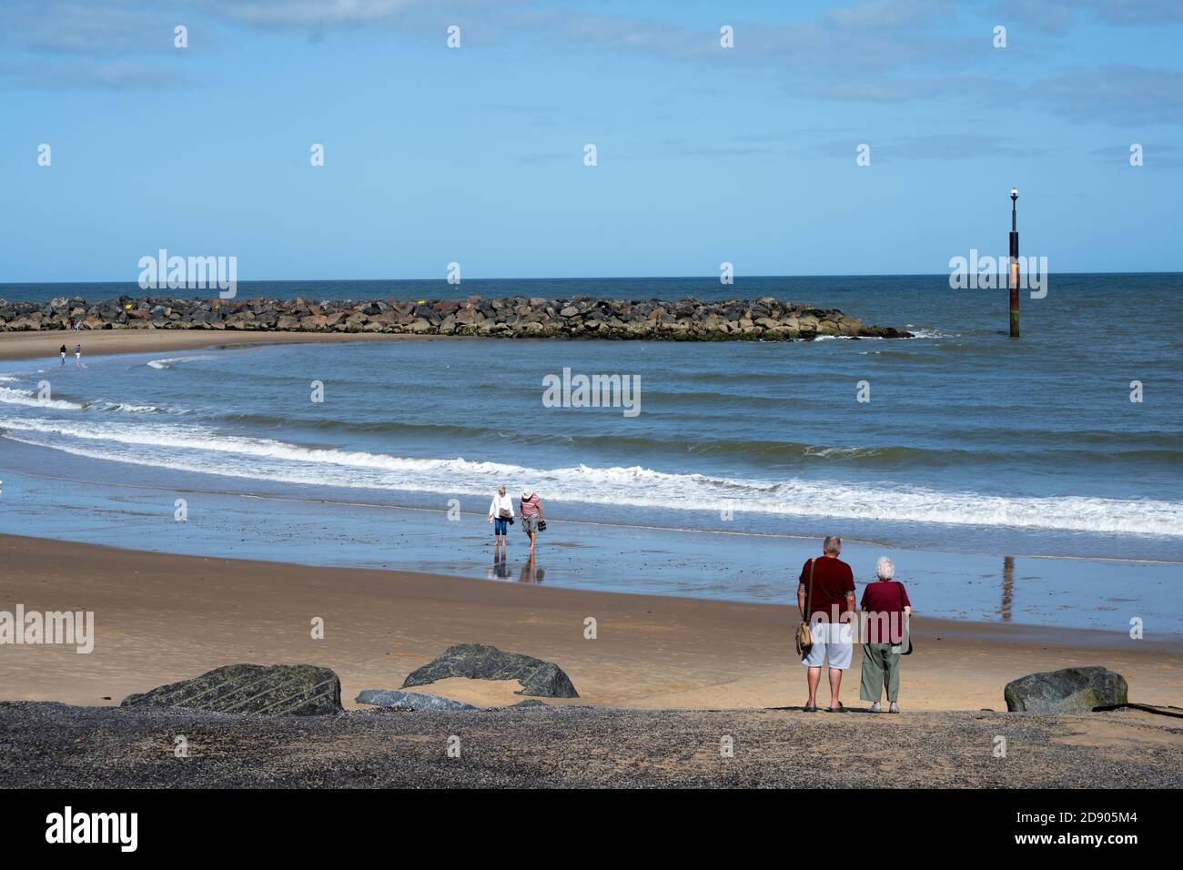 Offshore rock reef coastal defences hi-res stock photography and images ...