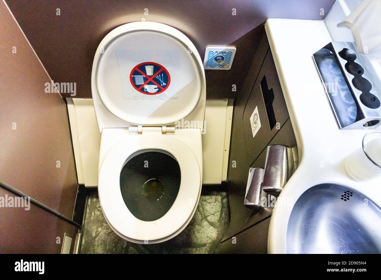 Lavatory aircraft hi-res stock photography and images - Alamy