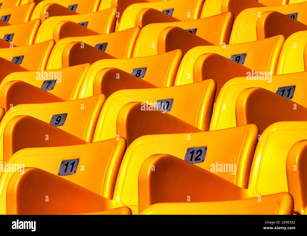 Empty stadium seats hi-res stock photography and images - Alamy