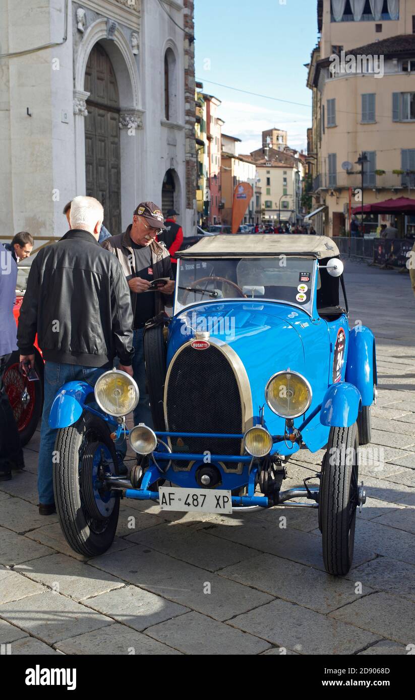 Vintage Bugatti Race Cars High Resolution Stock Photography and Images ...