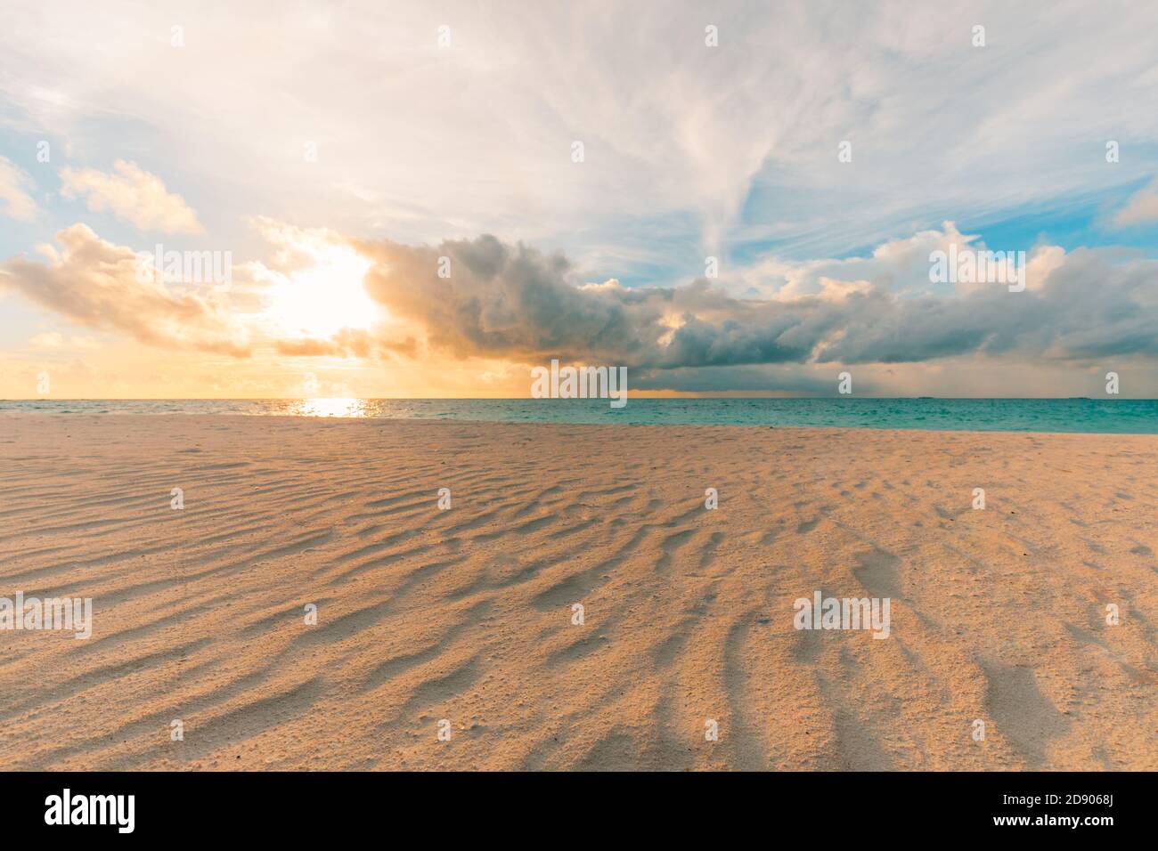 Sea sand sky concept, sunset colors clouds, horizon, horizontal ...