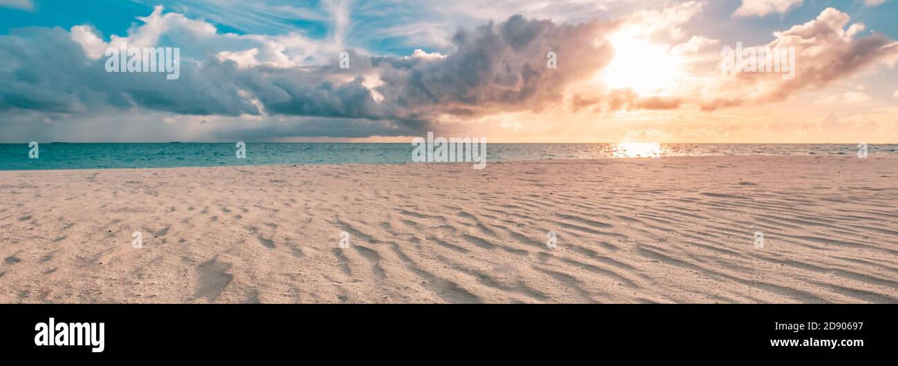 Sea sand sky concept, sunset colors clouds, horizon, horizontal ...