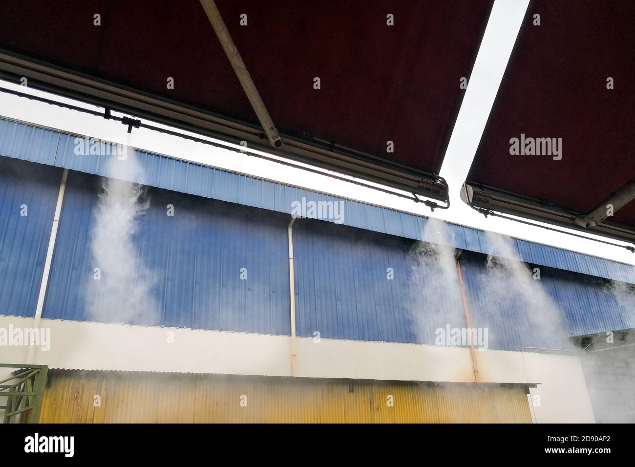 Mist cooling system hi-res stock photography and images - Alamy