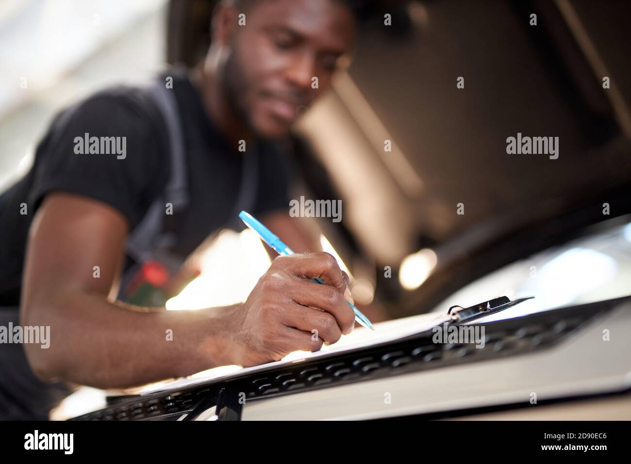 Lifting notes hi-res stock photography and images - Alamy