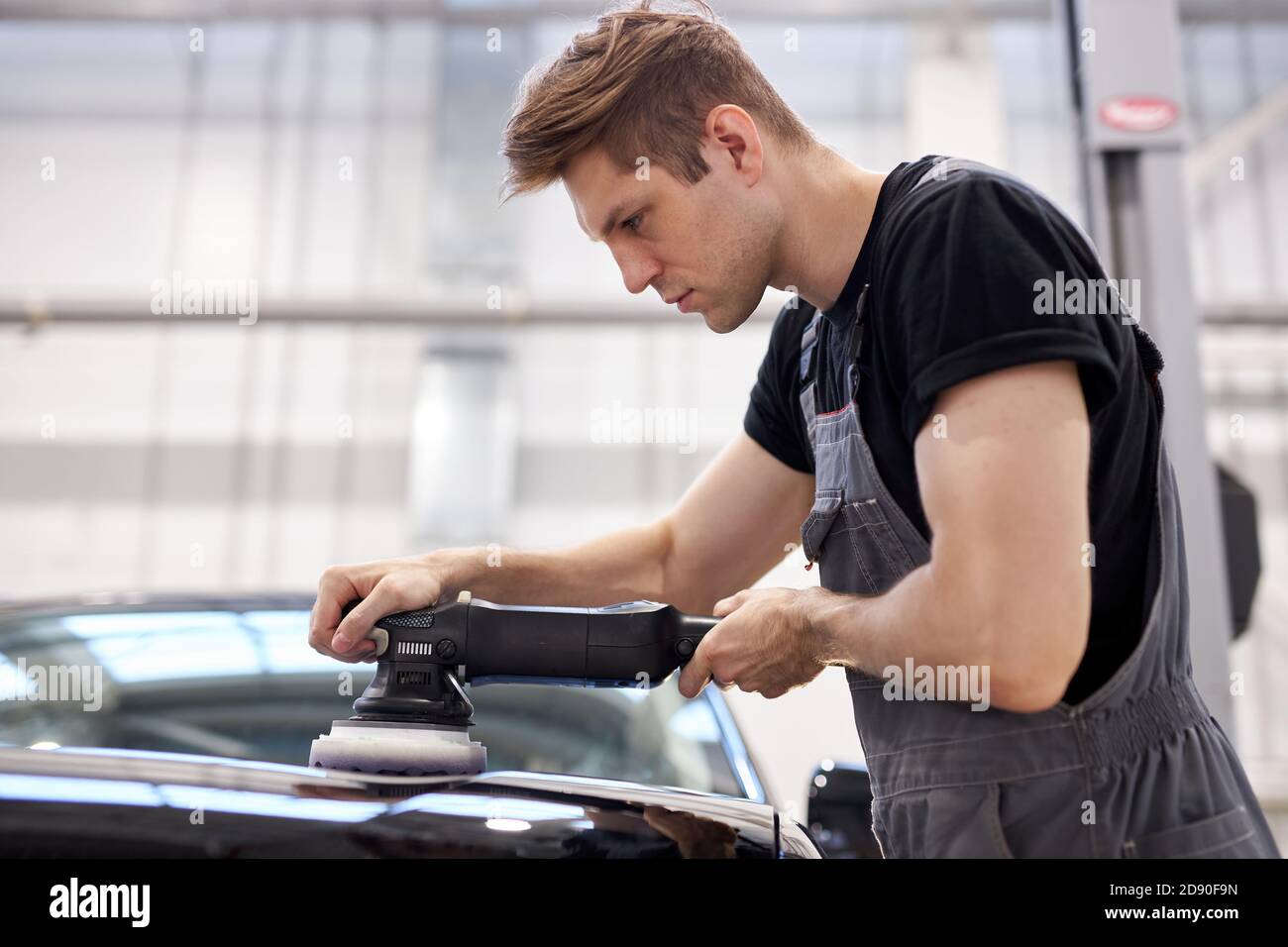 Hard motor mechanic car hi-res stock photography and images - Alamy