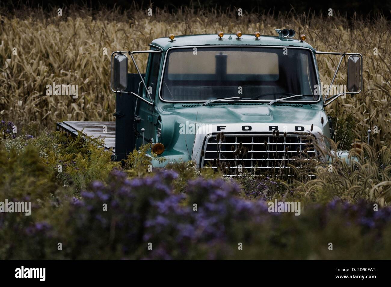 Rustic truck hi-res stock photography and images - Alamy