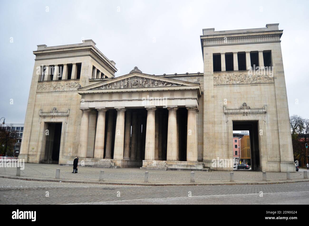 Classical gate building on the konigsplatz hi-res stock photography and ...