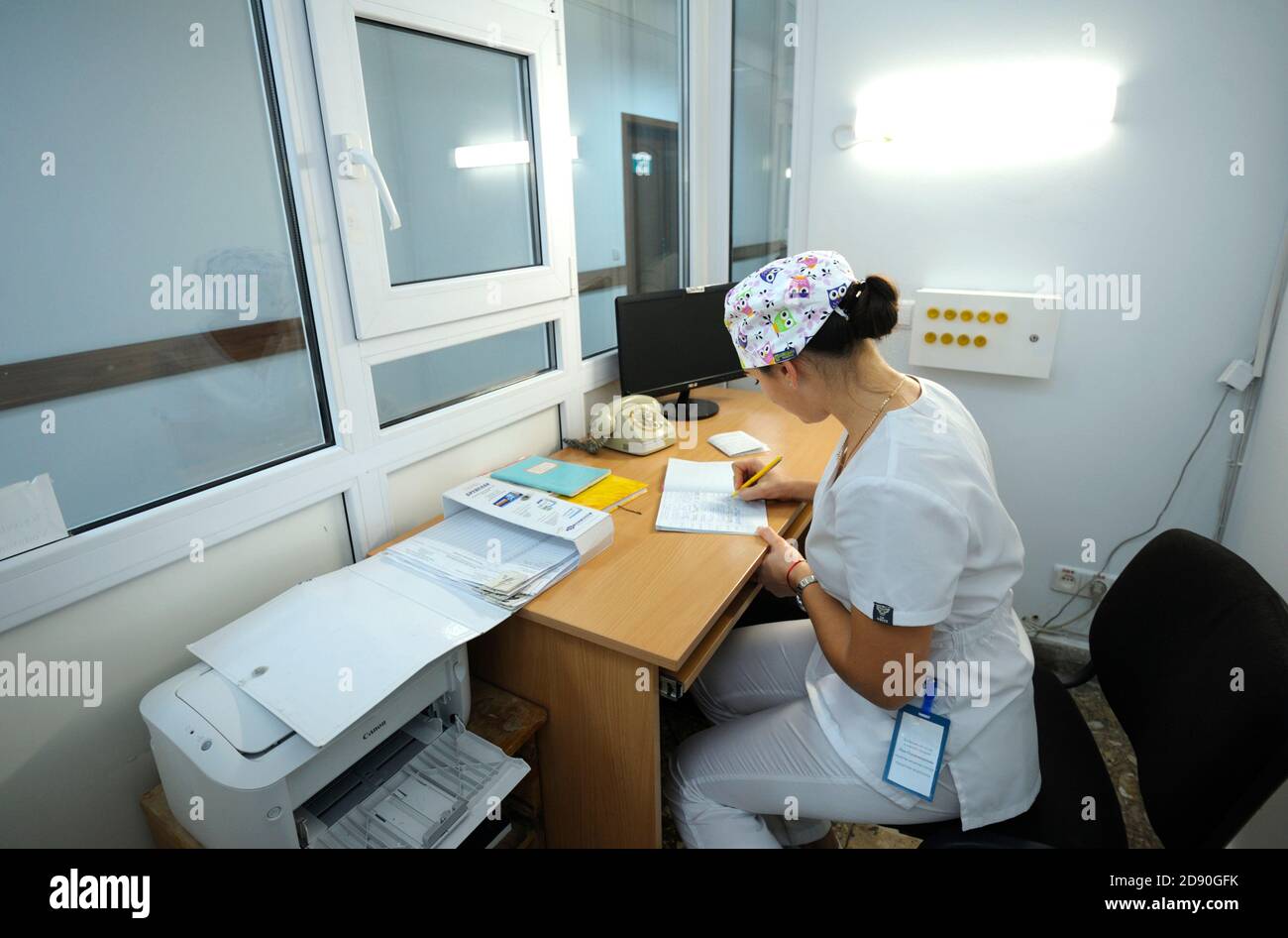 Nurses station hi-res stock photography and images - Alamy