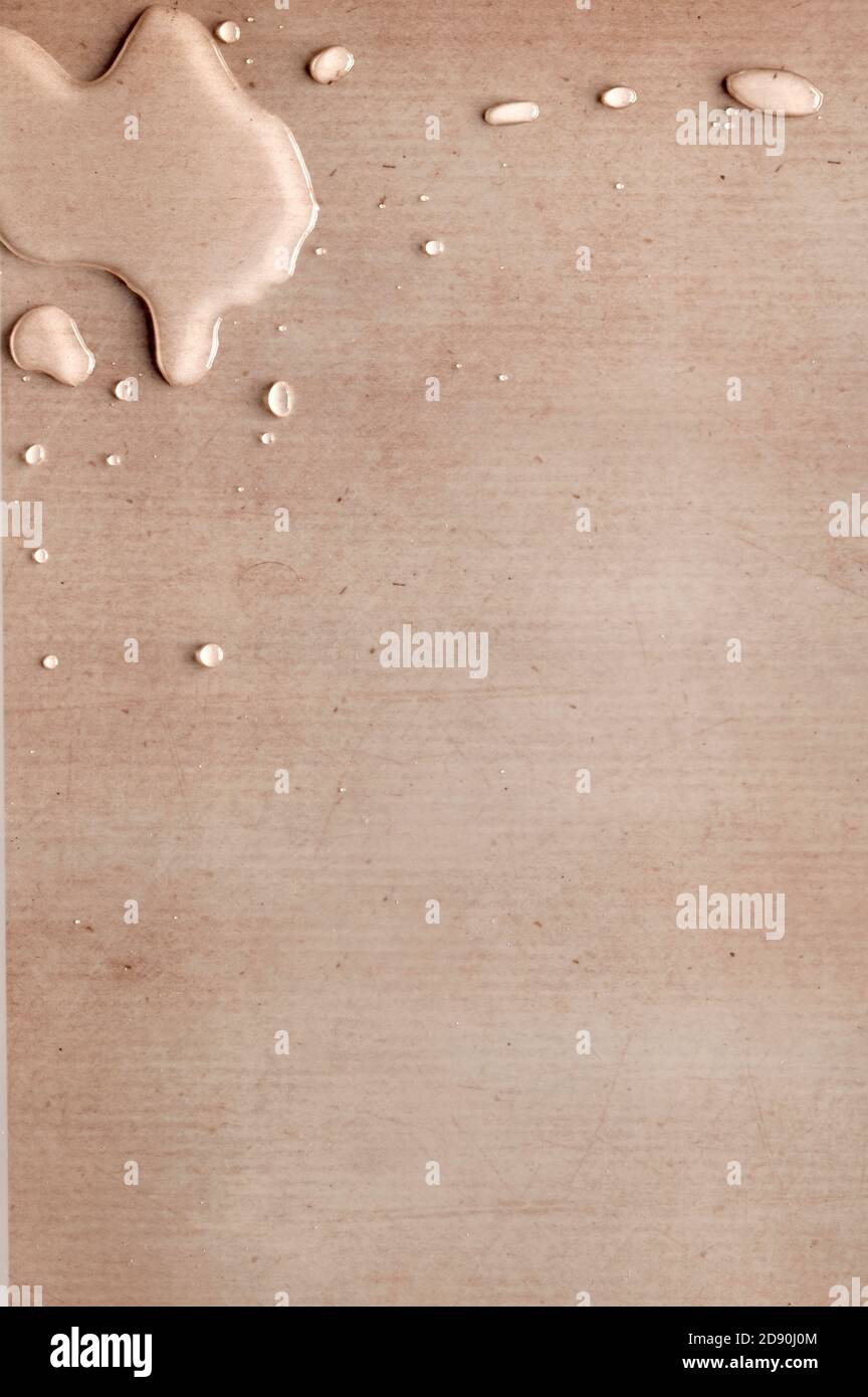 Wet cardboard box hi-res stock photography and images - Alamy