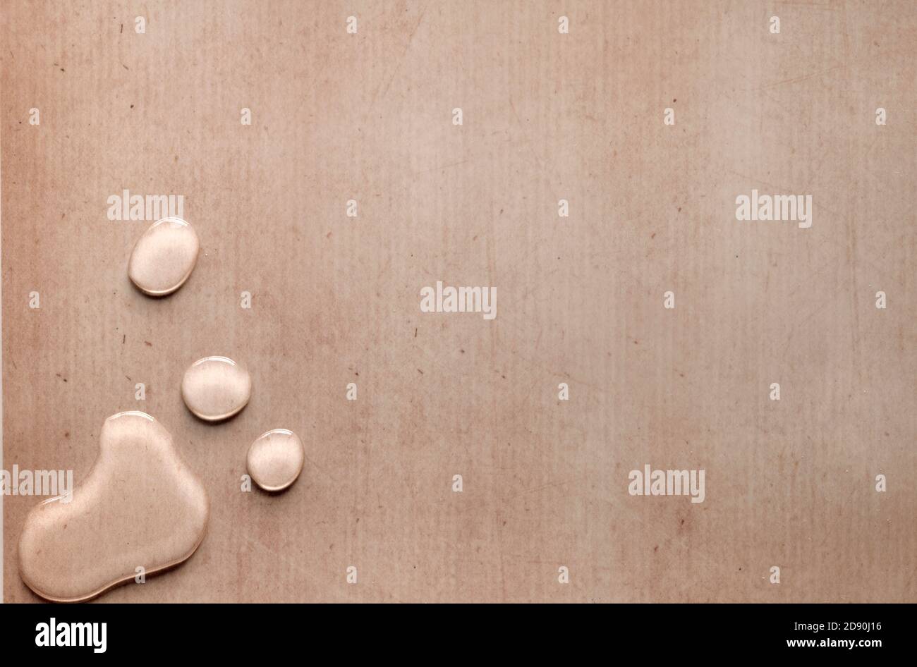 drops water on cardboard Stock Photo - Alamy