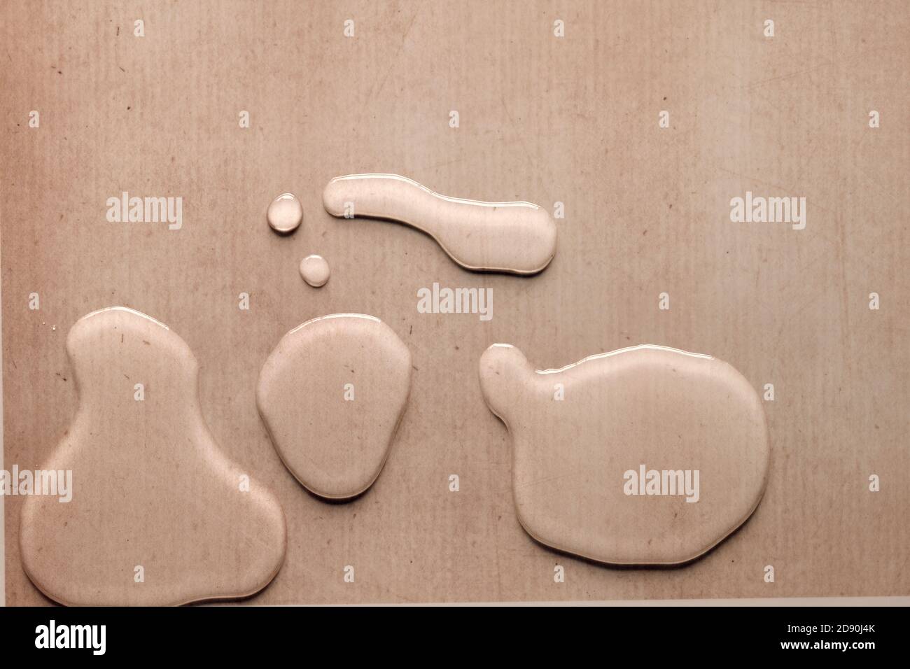 Wet cardboard box hi-res stock photography and images - Alamy