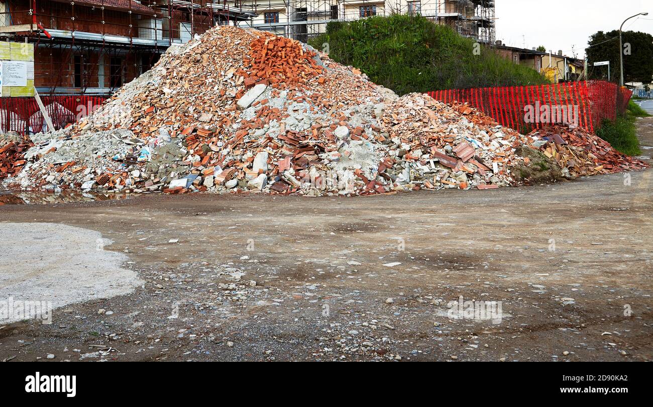 pile of rubble in the street Stock Photo - Alamy