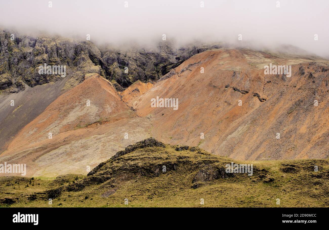 Iceland rock strata hi-res stock photography and images - Alamy