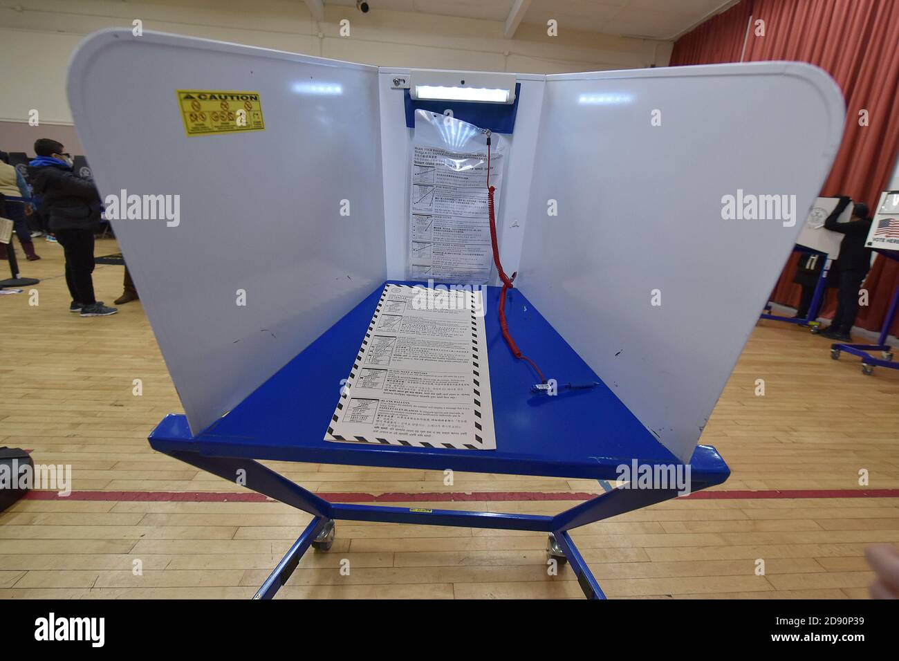 2020 voting booth hi-res stock photography and images - Alamy