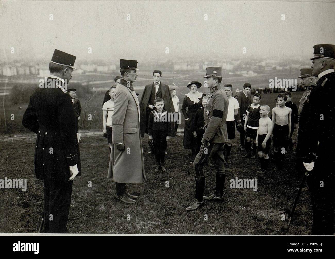 Kaiser Karl I. bei Jung Österreich am Roten Berg in Ober St. Veit Stock ...