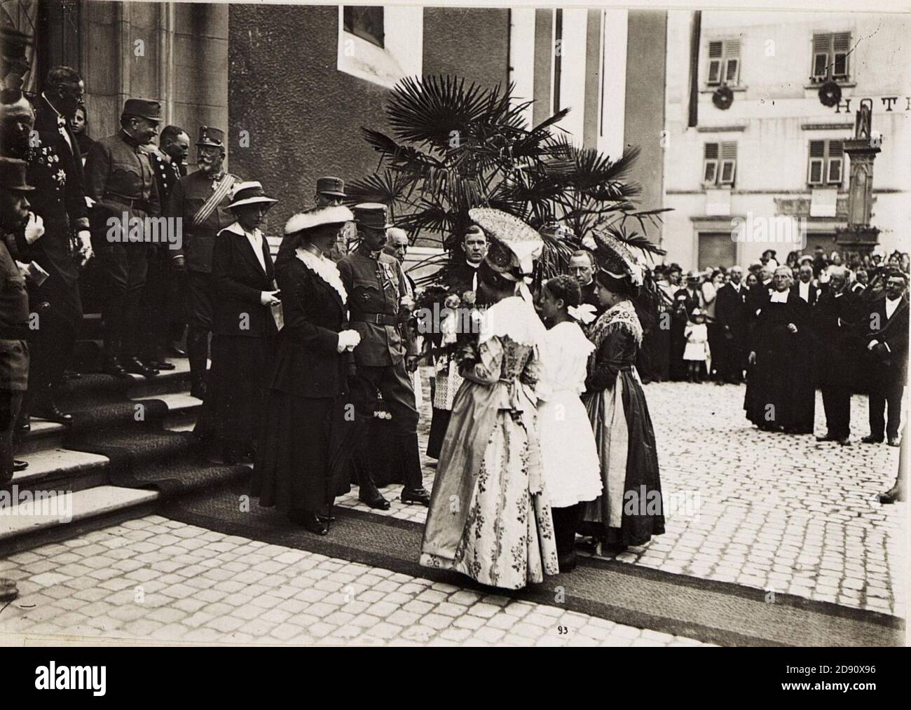 Kaiser Karl I. und Kaiserin Zita in Feldkirch am 5. Juni 1917. Karl ...