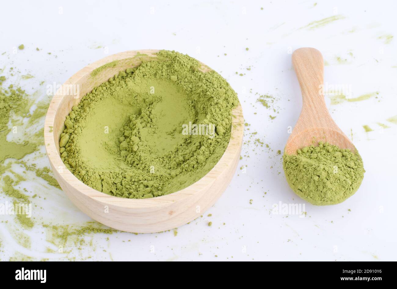 green powder isolated on white background Stock Photo - Alamy