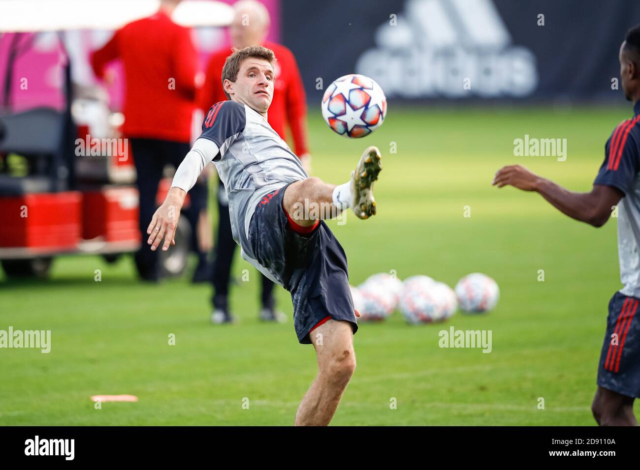 Thomas MUELLER (MULLER, FC Bayern Munich) on the ball, action, single ...