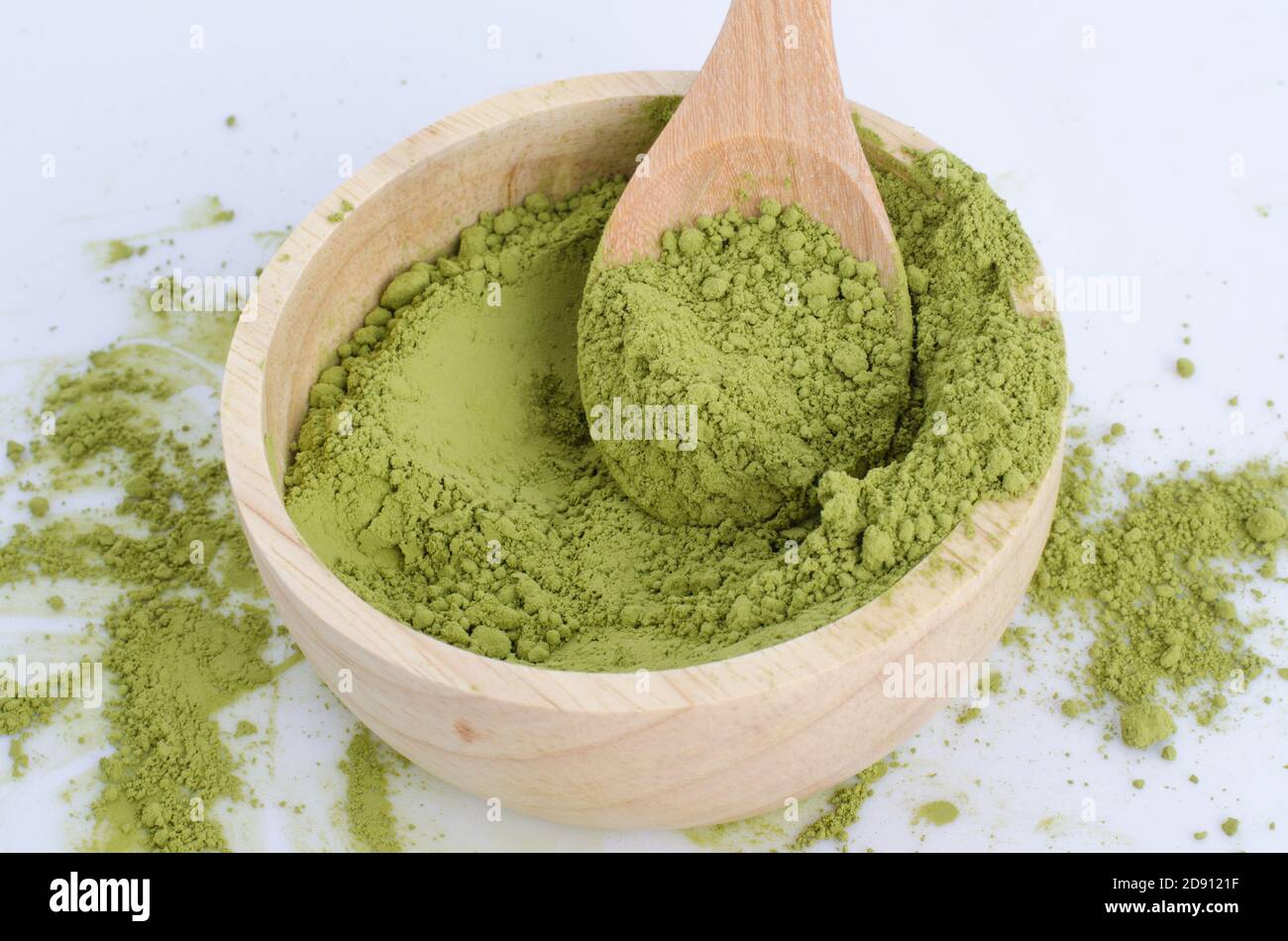 green powder isolated on white background Stock Photo - Alamy