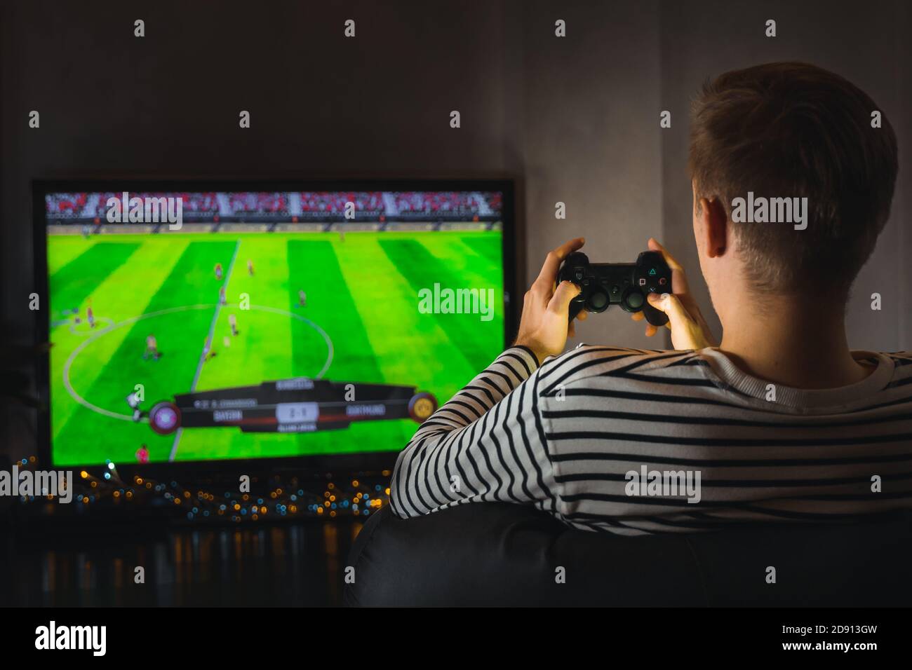 Boy playing on xbox hi-res stock photography and images - Alamy
