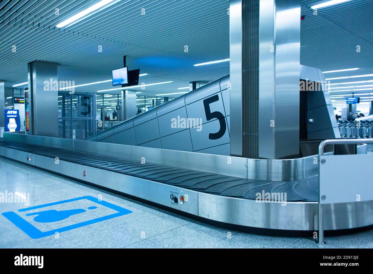 Airport interior baggage claim conveyor close up Stock Photo - Alamy