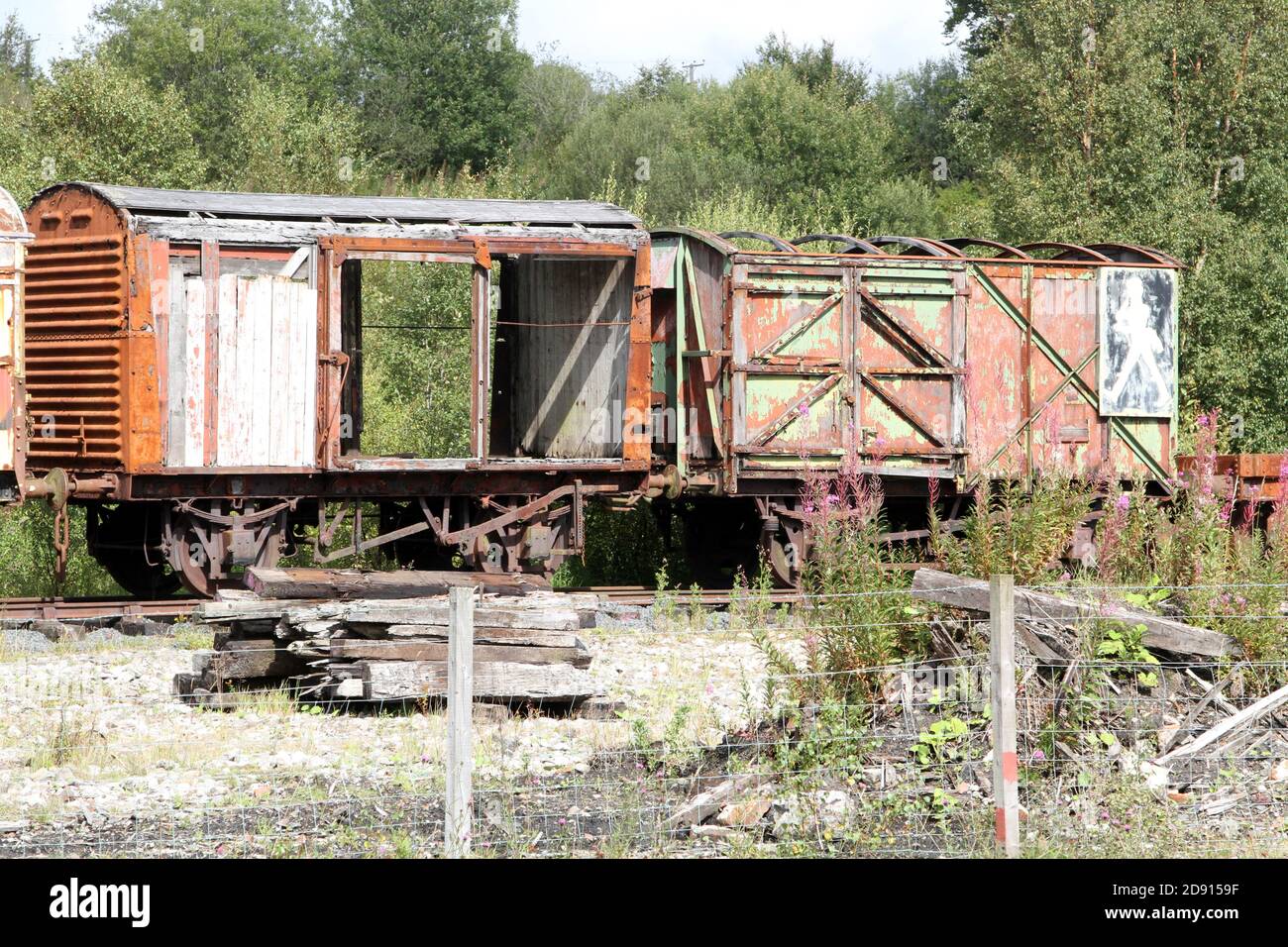 Dunaskin Railway , Ayrshire, Derelict and abandoned railway coaches and ...