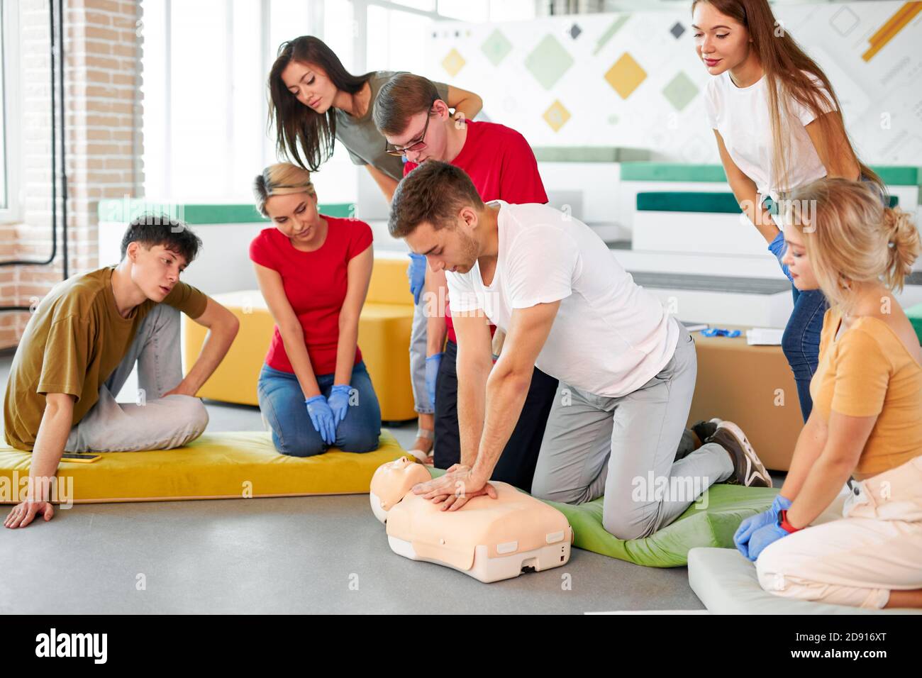 Practicing cpr hi-res stock photography and images - Alamy