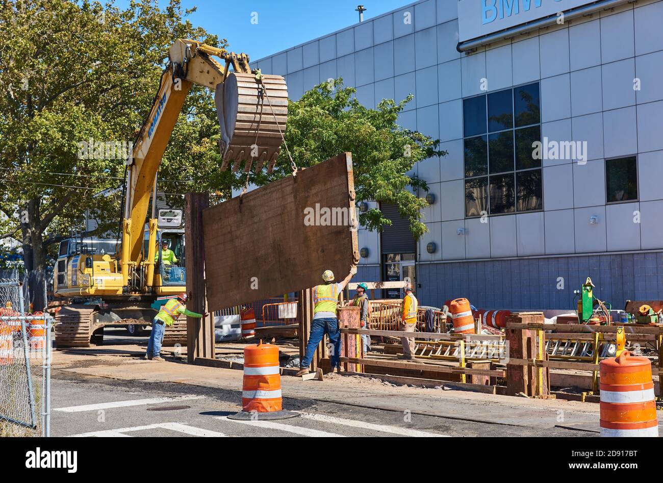 Trench shoring hi-res stock photography and images - Alamy