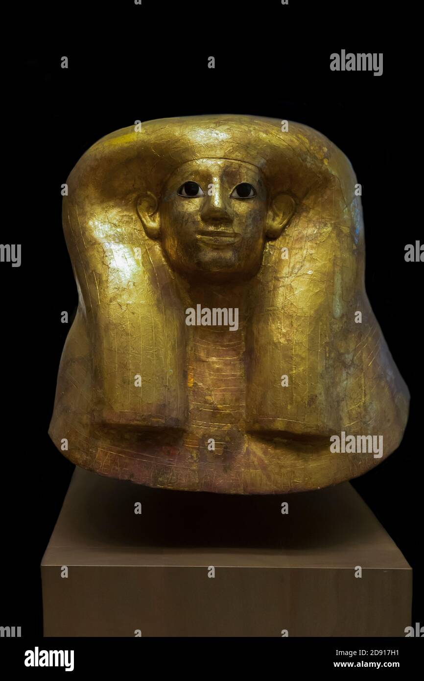 Egyptian funerary mask mask hi-res stock photography and images - Alamy