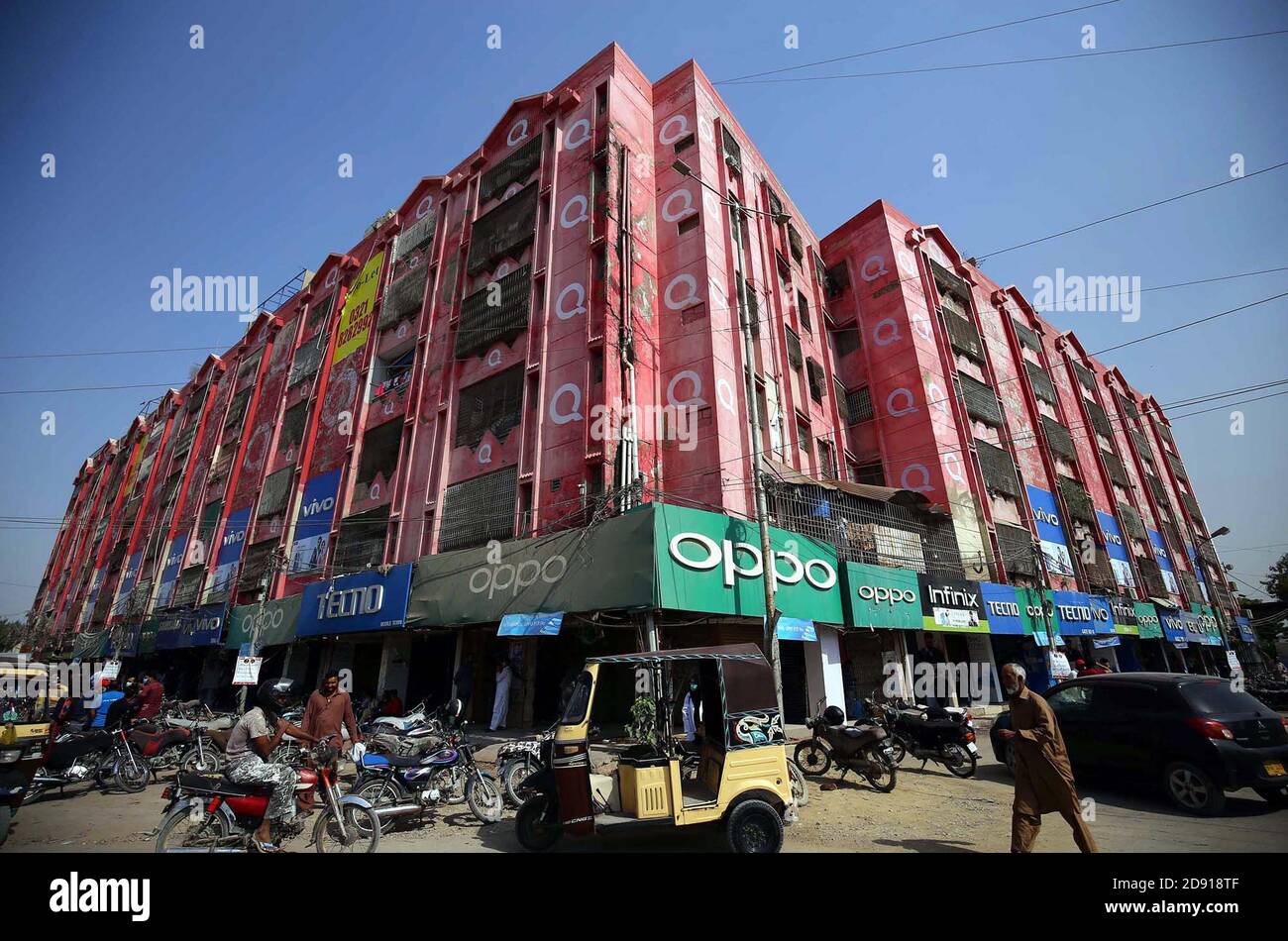 View of Serena Mobile Mall sealed by DC Karachi due to violation of ...