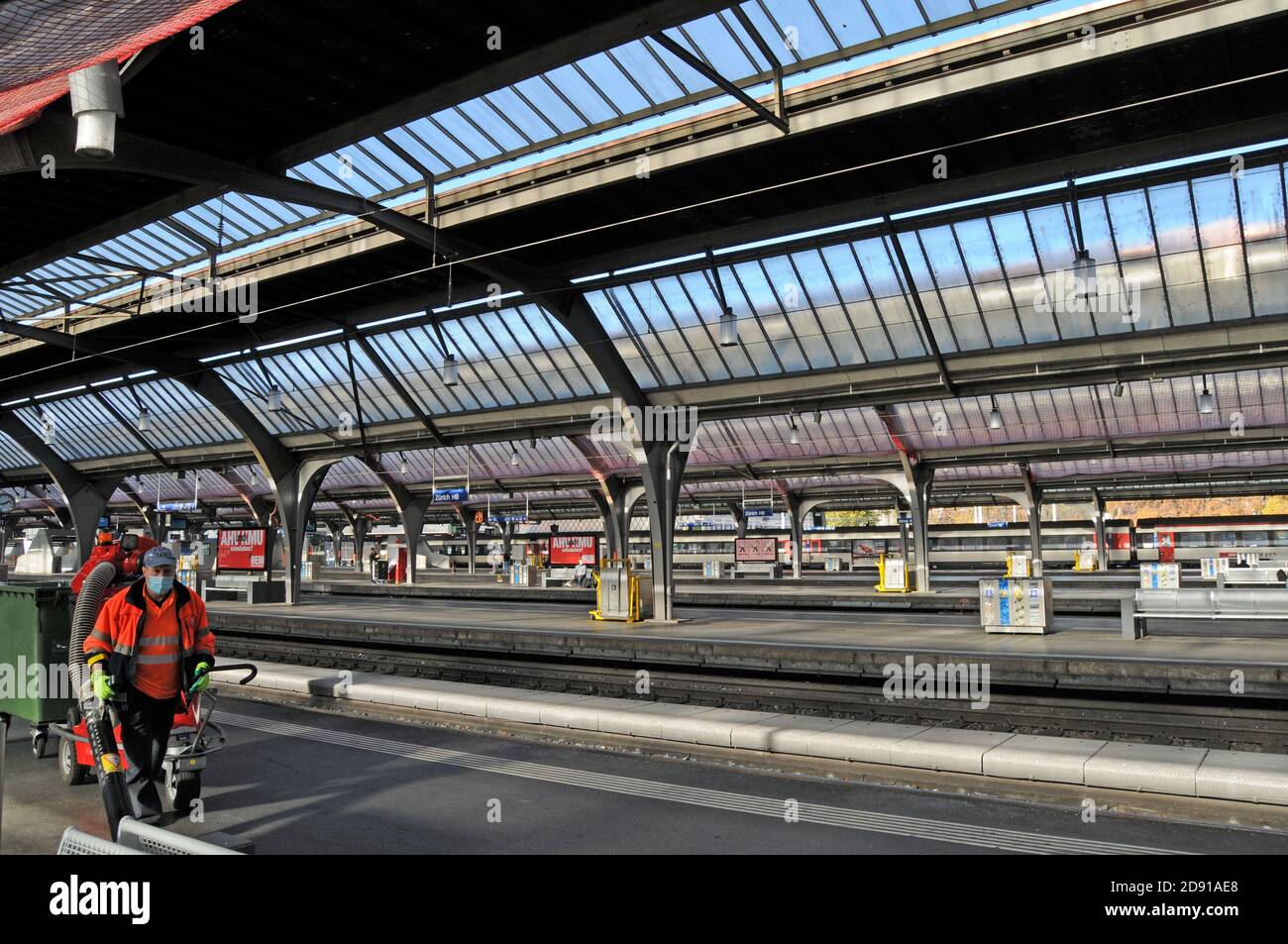 Zürich/Switzerland: Face masks are mandatory now on all public ...