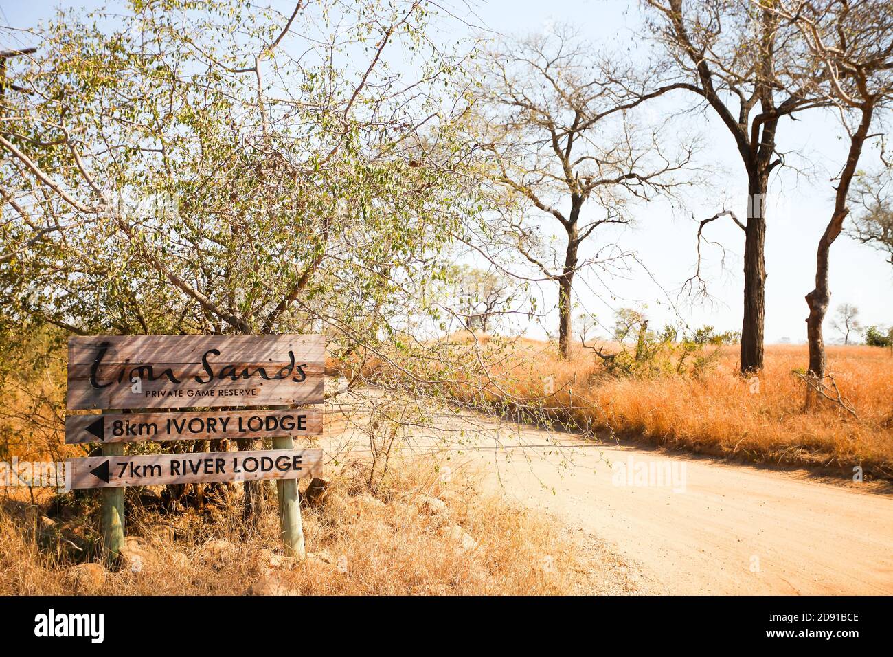 Safari signage hi-res stock photography and images - Alamy