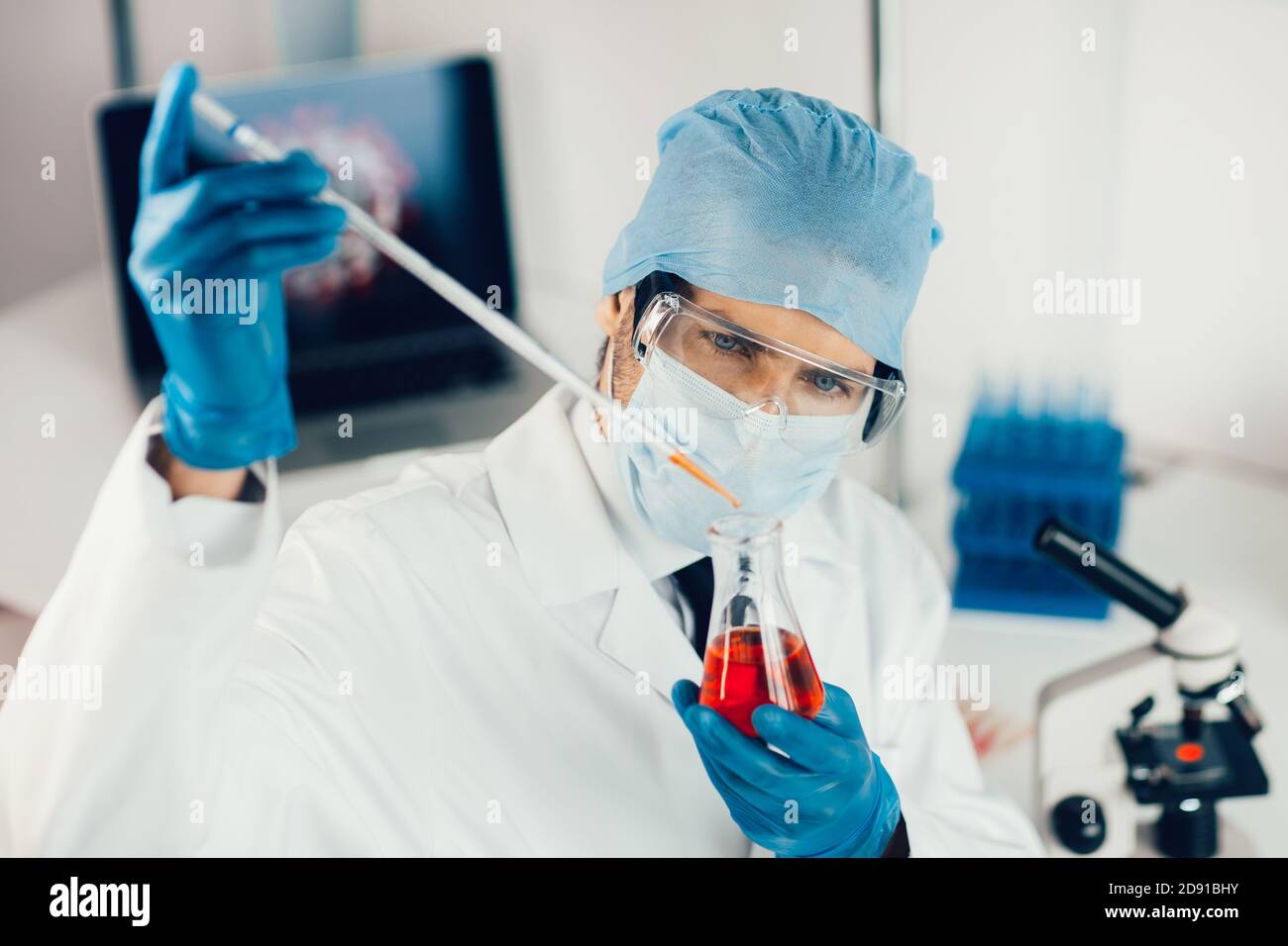 close up. scientist conducts research in the laboratory Stock Photo - Alamy
