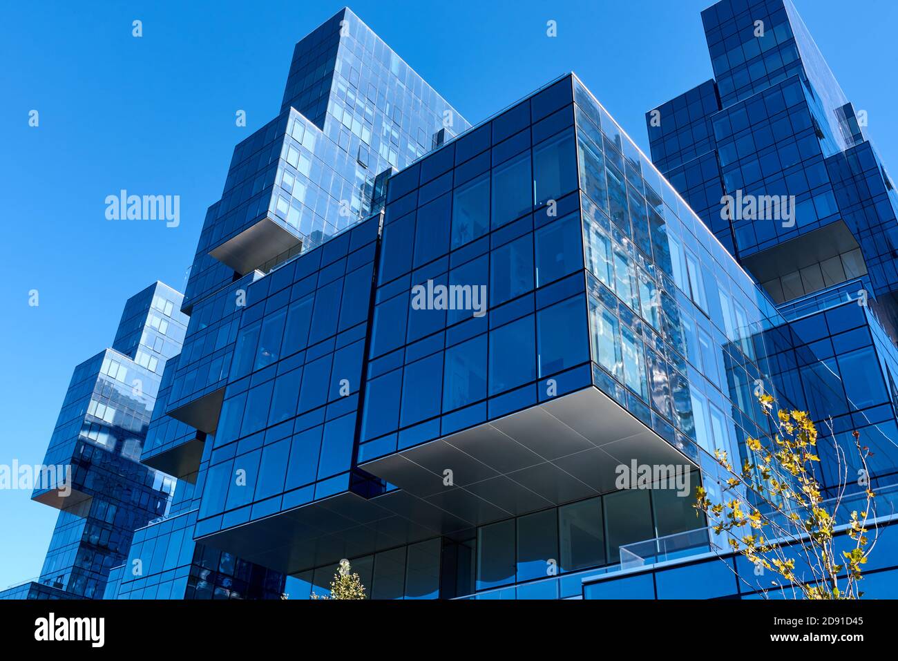Staggered housing hi-res stock photography and images - Alamy