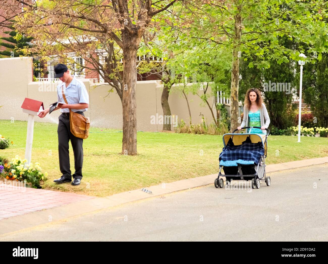 Man delivering baby hi-res stock photography and images - Alamy