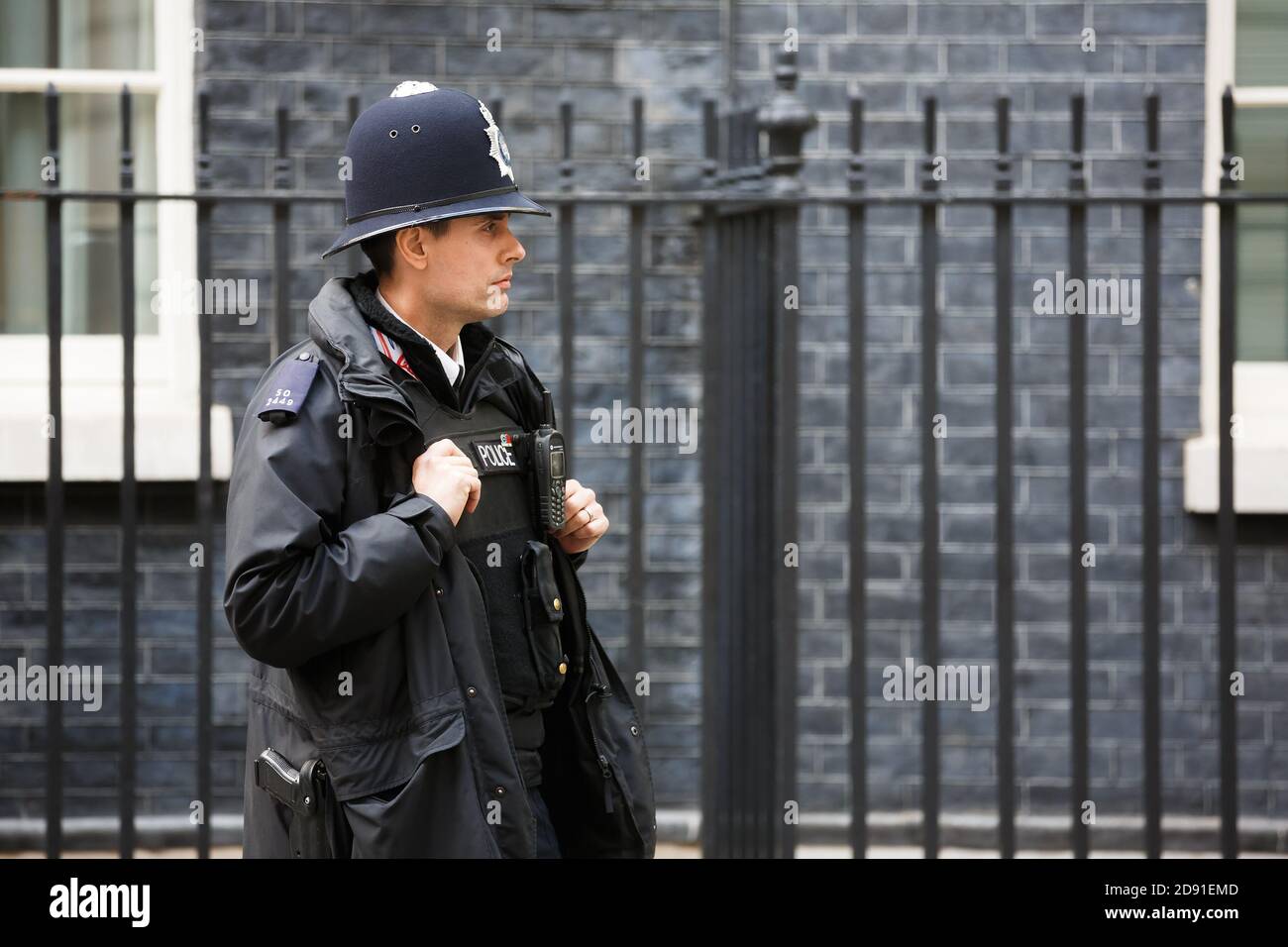 LONDON, UK - Apr 19, 2017: Metropolitan police officer on duty at 10 ...