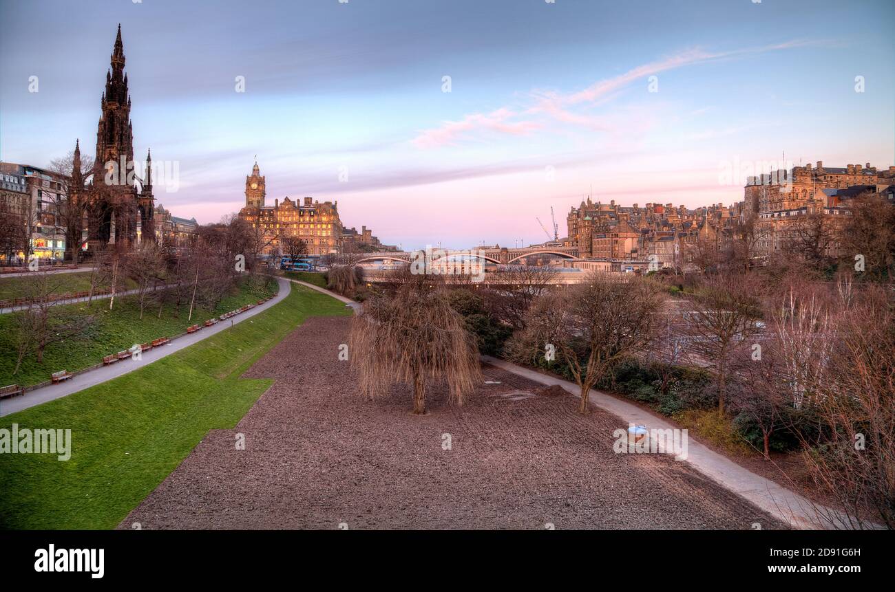 The town of Edinburgh at sunset Scotland Stock Photo - Alamy