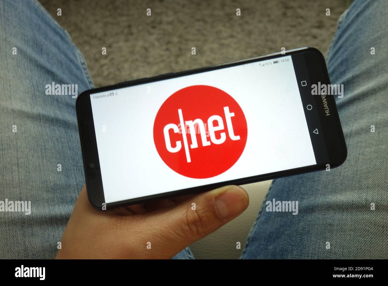 Cnet logo hi-res stock photography and images - Alamy