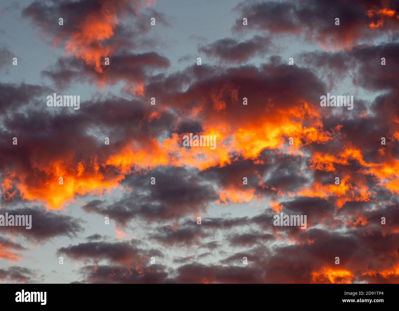 Fire red sky hi-res stock photography and images - Alamy