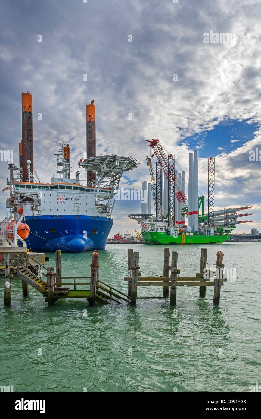 Installation vessels Apollo and Vole Au Vent moored at REBO heavy load ...