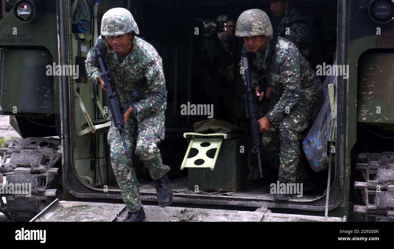KAMANDAG 2017 Lima Co Conducts Training with Philippine Marines - Image ...