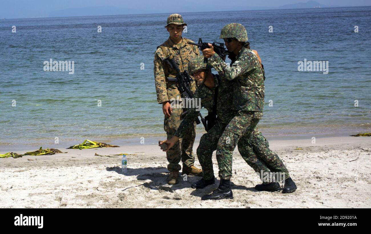 KAMANDAG 2017 Lima Co Conducts Training with Philippine Marines - Image ...