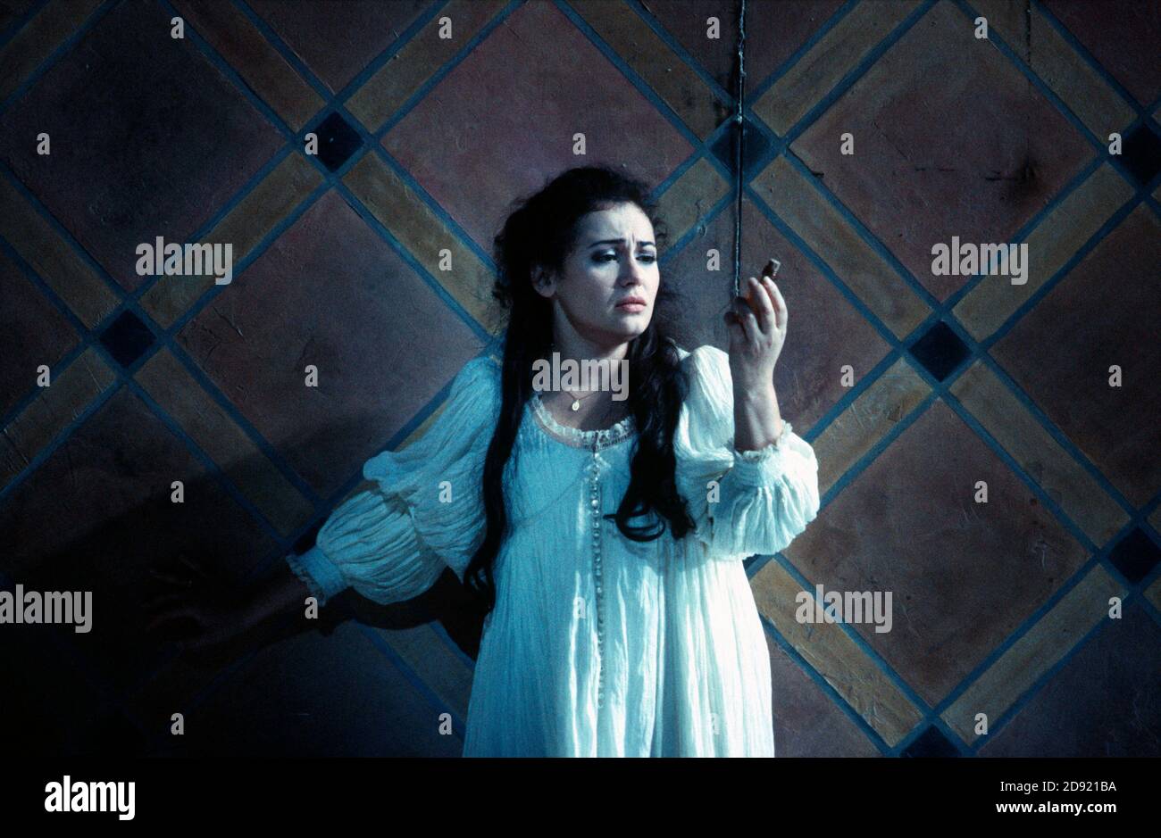 Juliet poison hi-res stock photography and images - Alamy