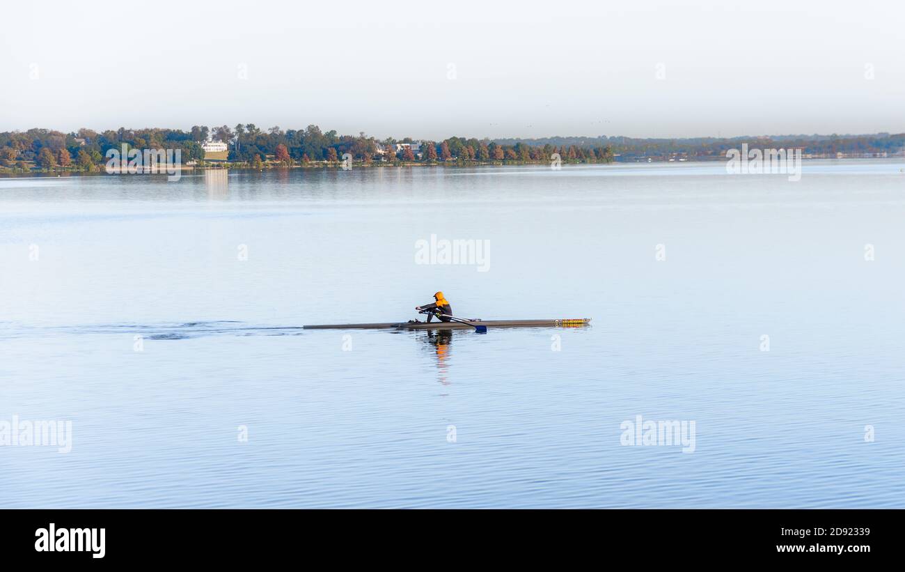 Sculling hi-res stock photography and images - Alamy