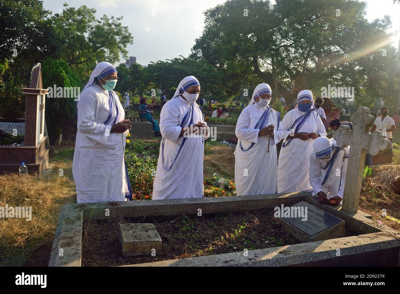Nuns cemetery hi-res stock photography and images - Alamy