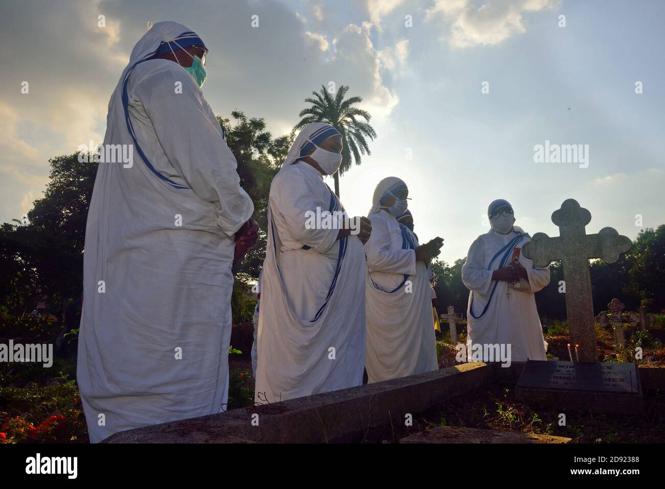 Nuns cemetery hi-res stock photography and images - Alamy